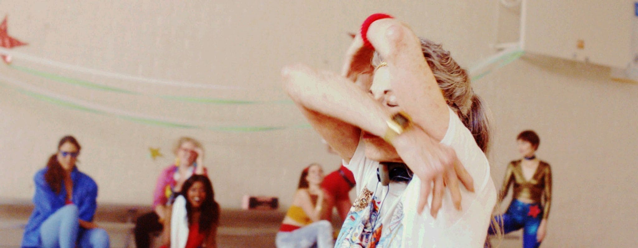 Judith Lynne Hanna, protagoniza su primer vídeo musical a sus 82 años ...